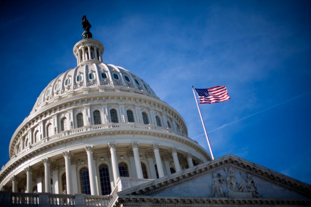 Steagurile americane de la Capitoliul SUA vor fi înălţate în ziua ...