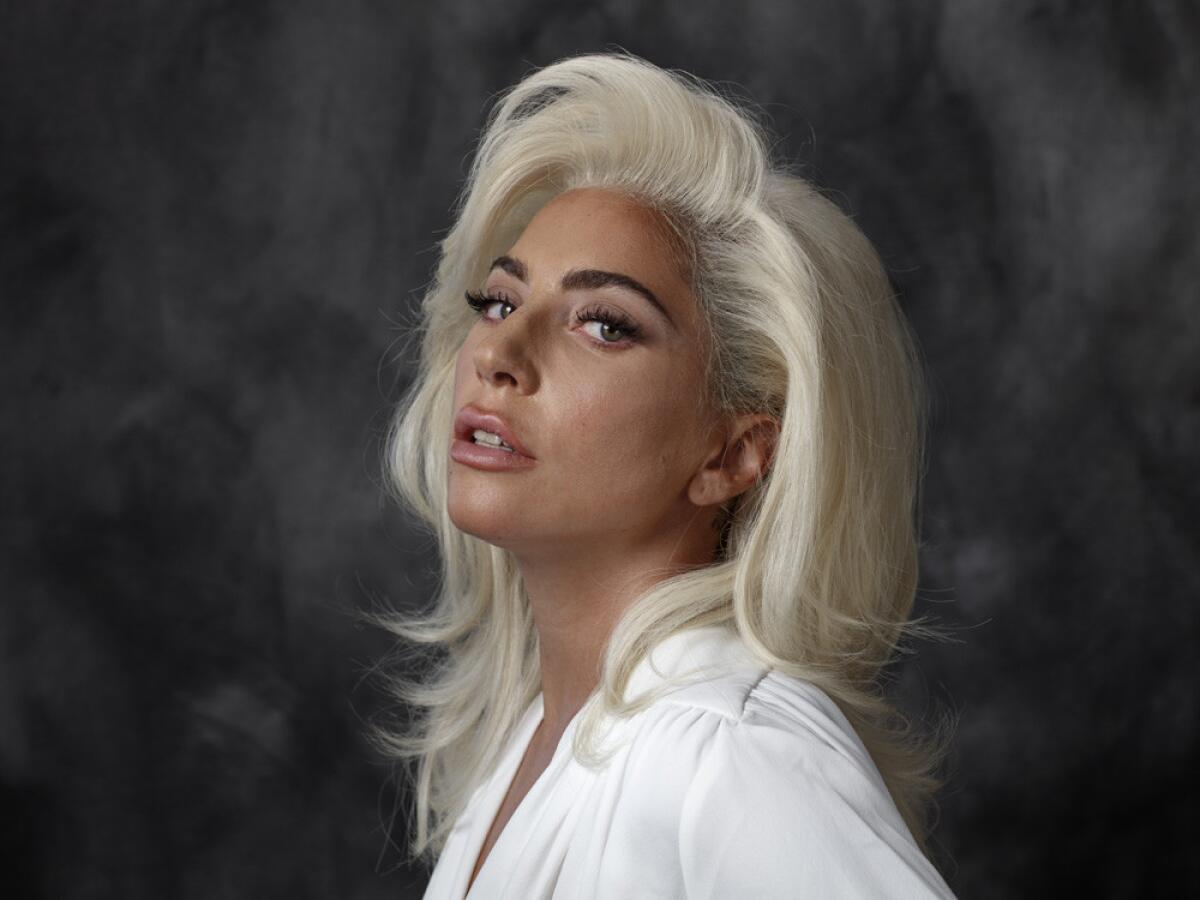 Lady Gaga a lansat o nouă melodie, scrisă împreună cu logodnicul ...