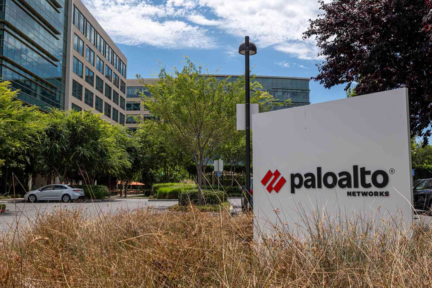 Palo Alto Networks avertizează asupra unei noi vulnerabilități exploatate în firewall-uri ...
