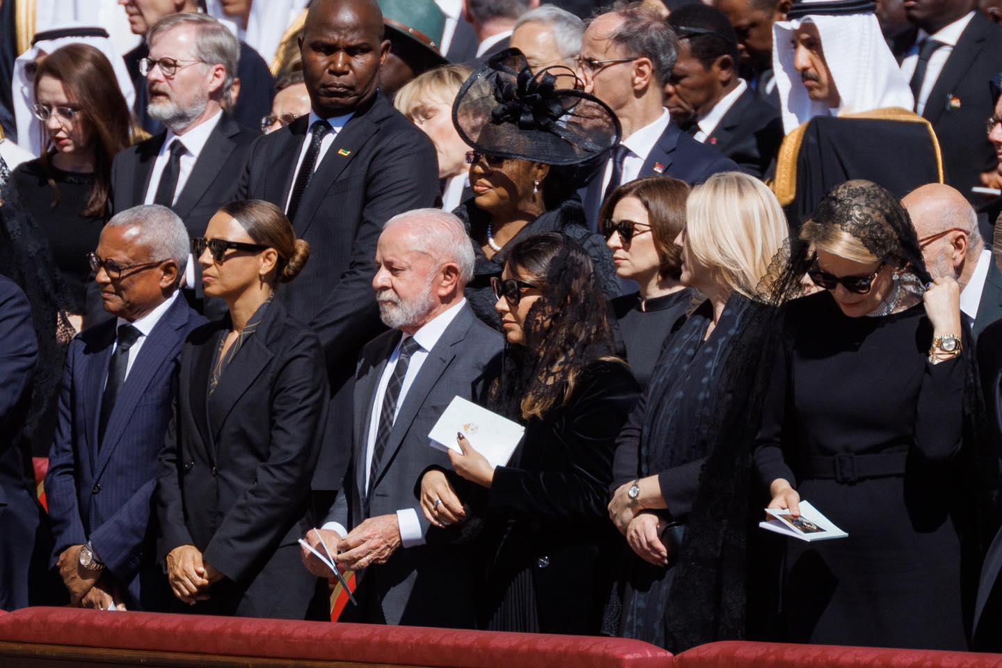 Președinta Maia Sandu prezentă la funeraliile Sanctității Sale Papa ...