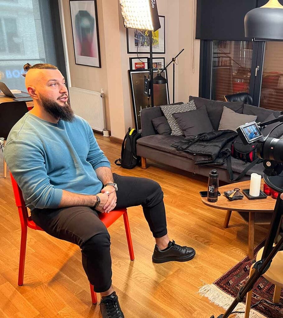 Un celebru influencer, după ce a petrecut o lună în România: Pot spune ...