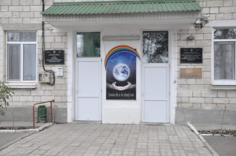 Zeci de boschetari își găsesc refugiu la Centrul municipal de găzduire ...