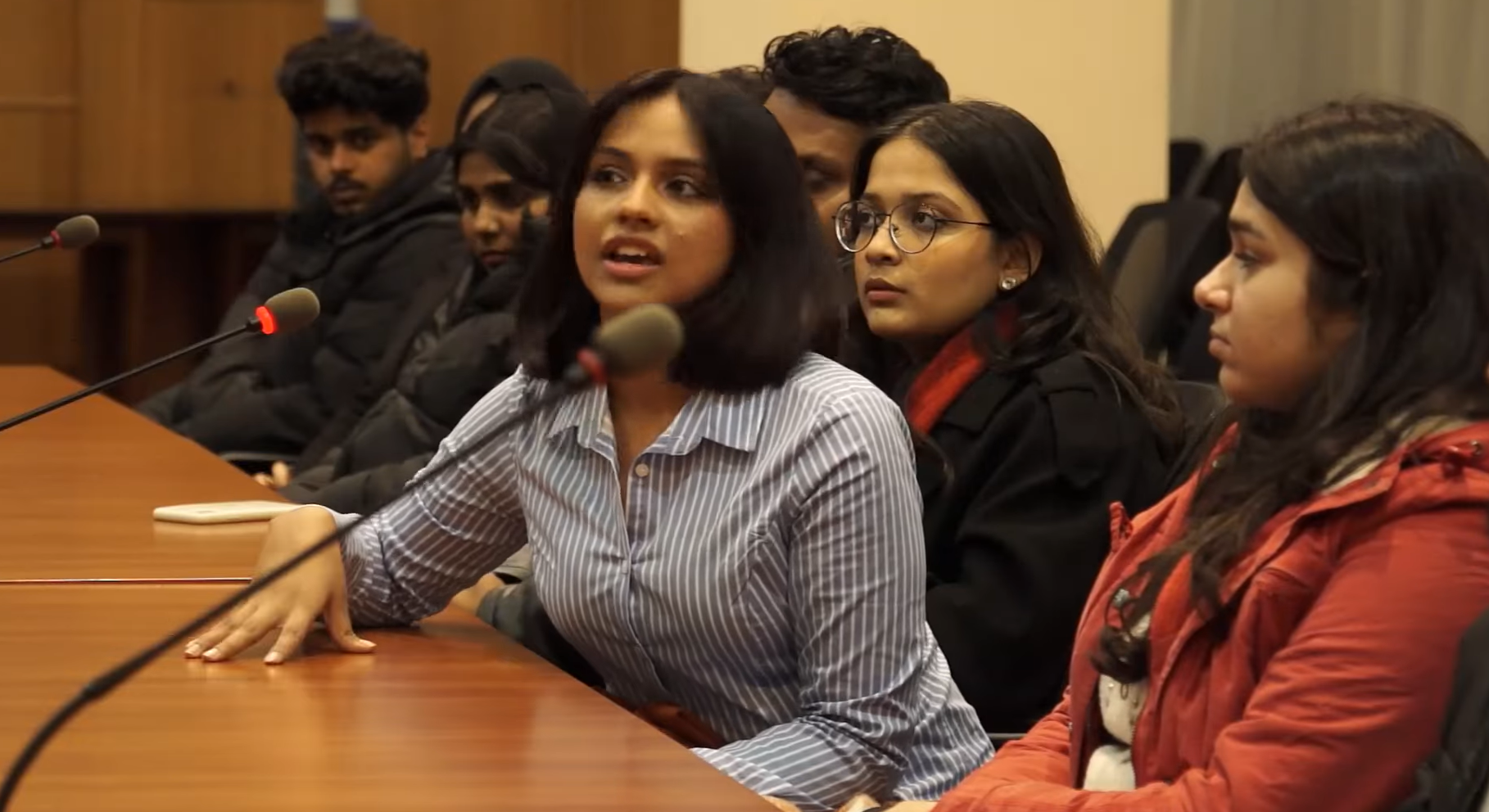 Studenții indieni din Moldova la sfat cu ministrul Perciun - Stiripesurse.md